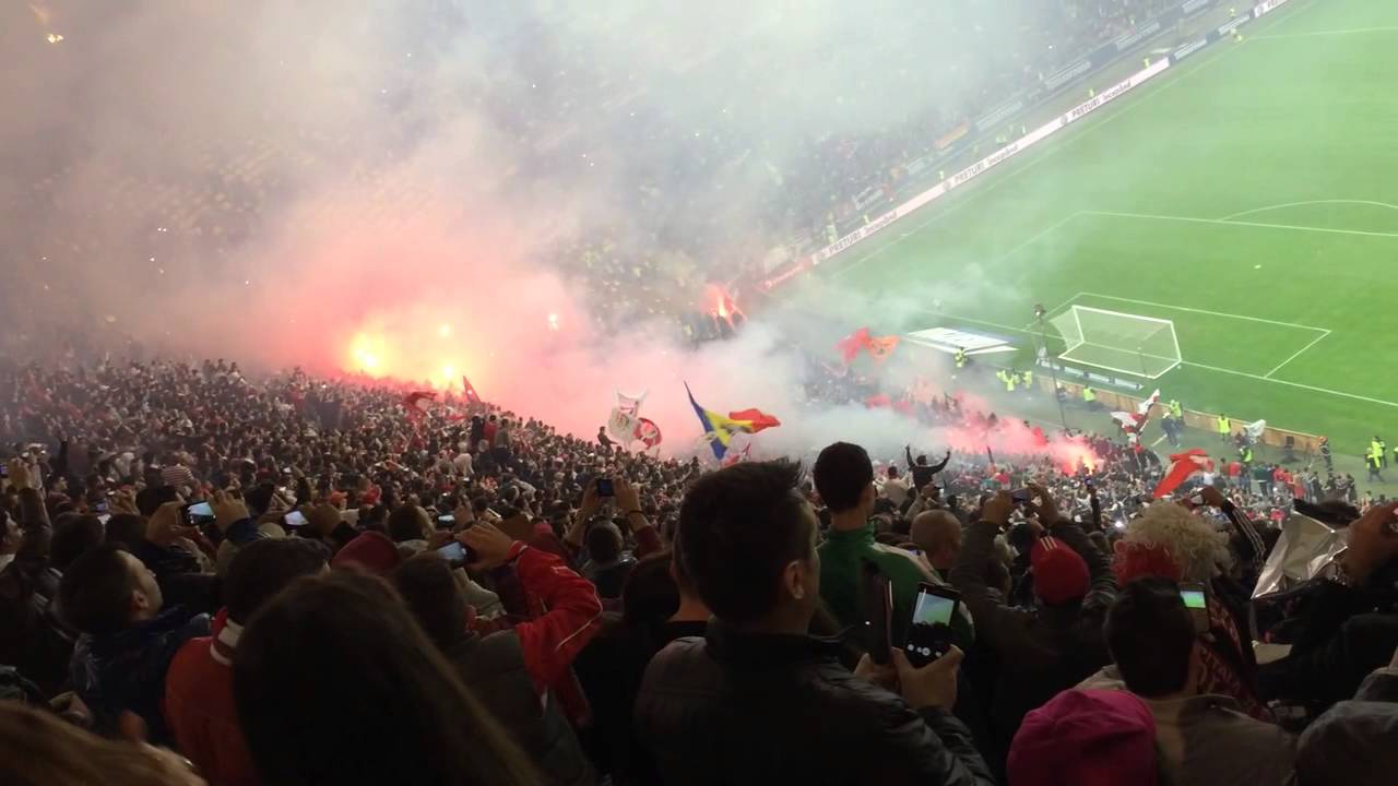 Dinamo Bucharest Fans Away (with Steaua) - YouTube