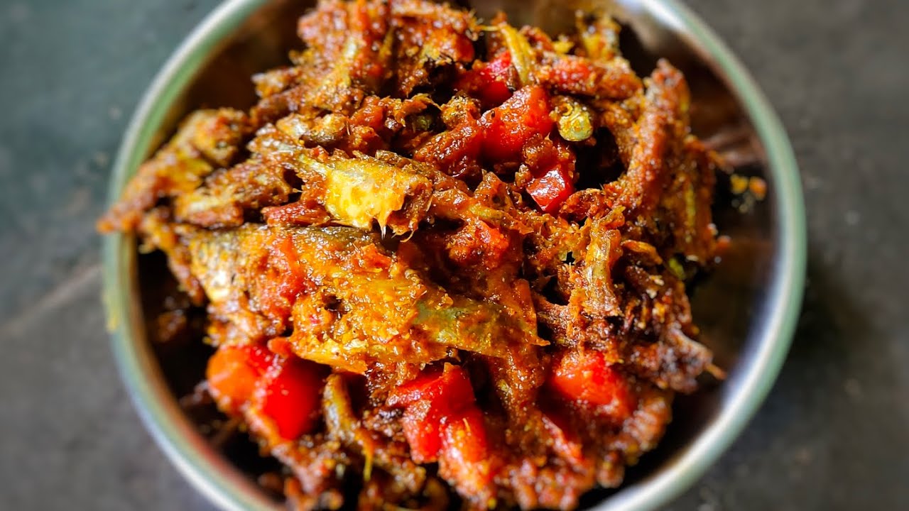 Small fish recipe in Village style || ଝୁରି ମାଛ || easy & tasty 😋 ...