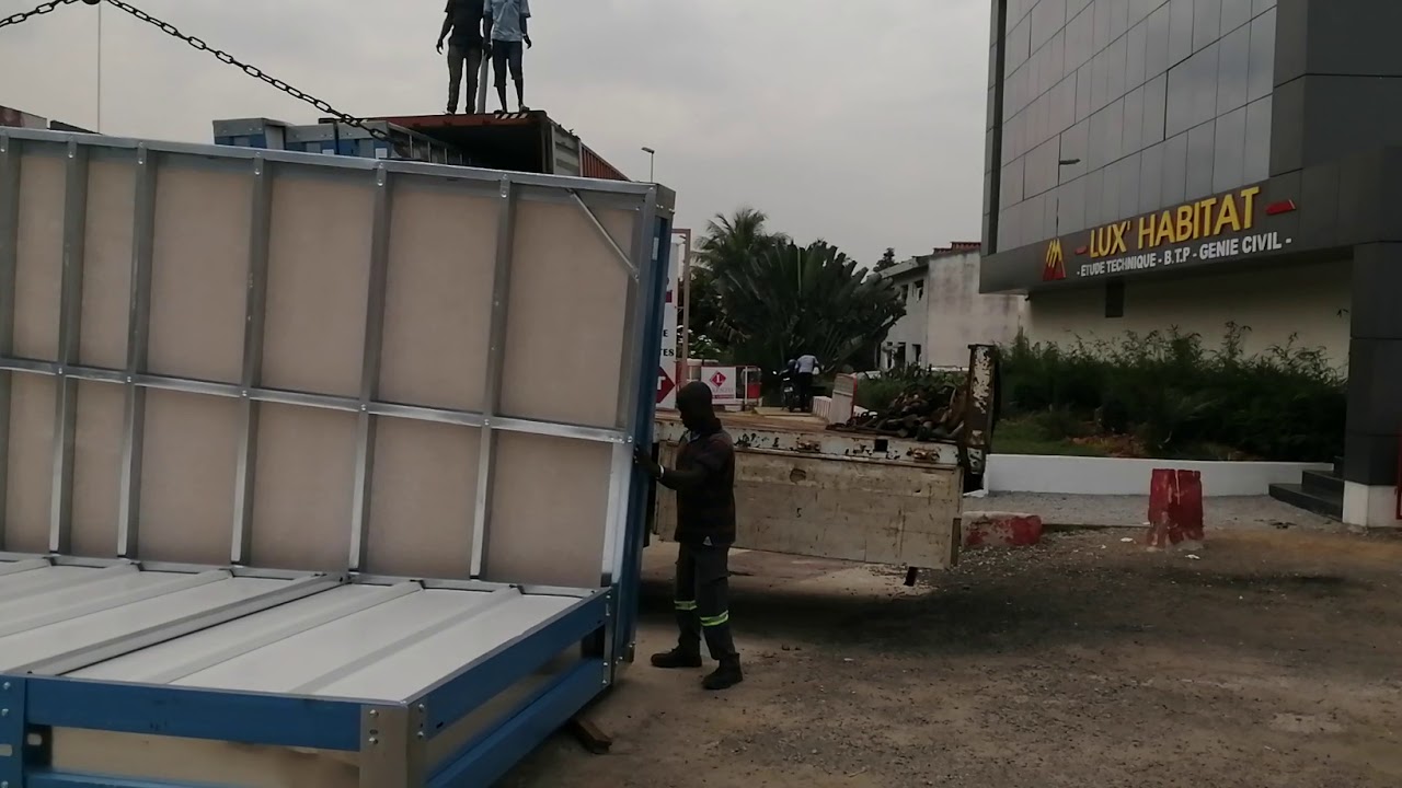 RECEPTION ET DECHARGEMENT DES CONTENEURS PREFABRIQUE 20' A LUX HABITAT ...