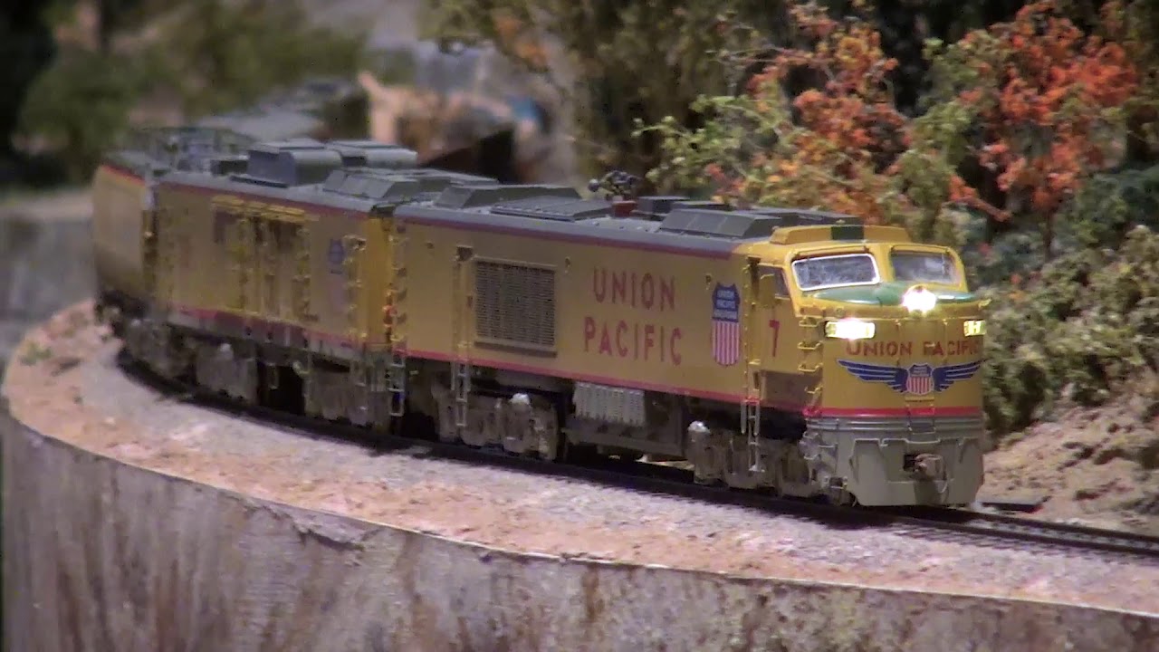Union Pacific Gas Turbine at The Colorodo Model Railroad Museum - YouTube