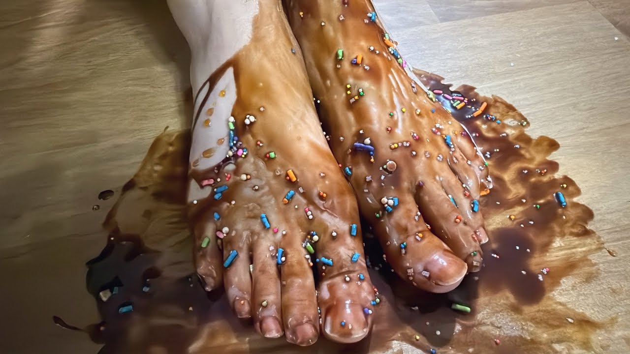 My Donuts feet 🍩 🦶 ASMR |feet| - YouTube
