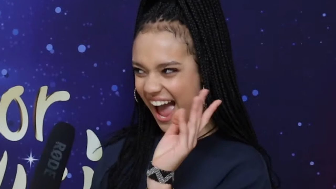 sara james being an icon for 3 minutes straight - YouTube