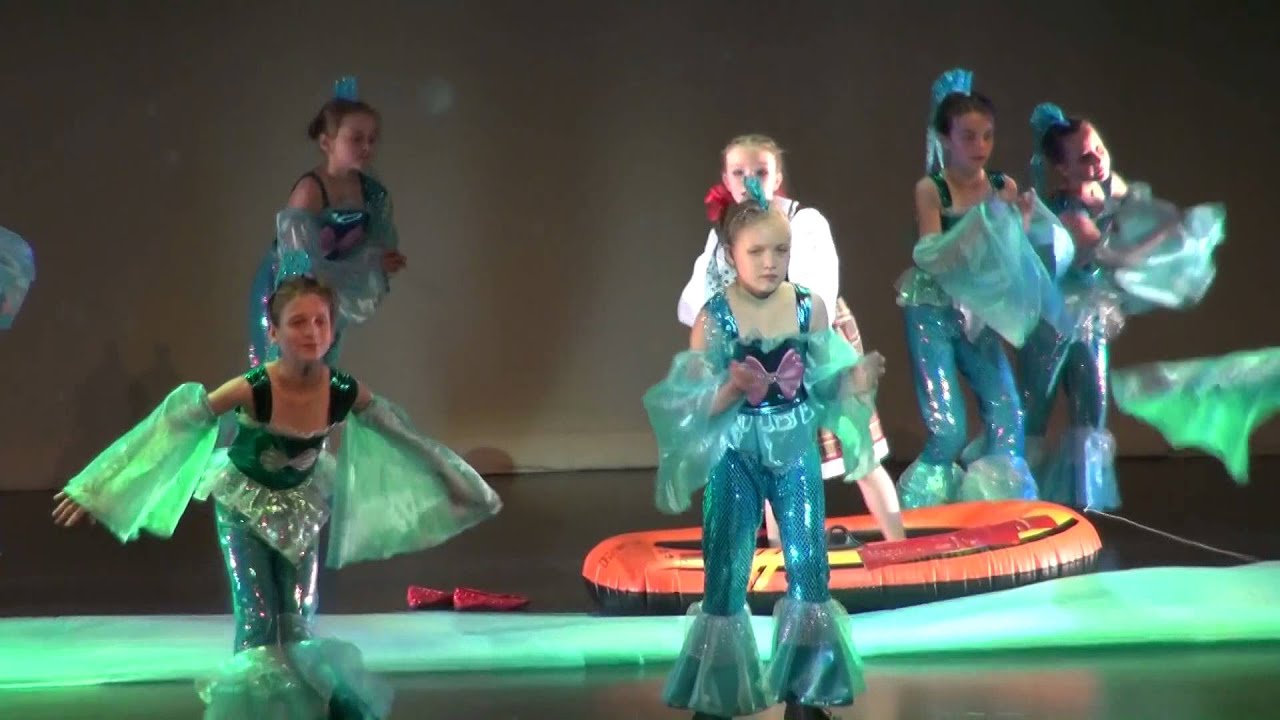 05 The fish dance - YouTube