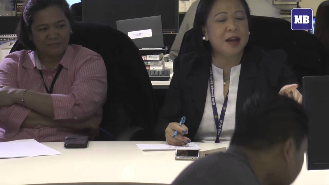 This is how Mar Roxas solves an 'uncomfortable' situation - YouTube