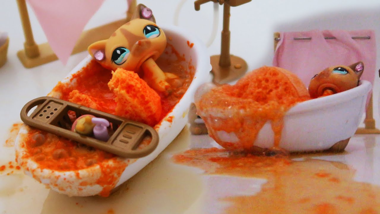LPS Bath Bomb Disaster - YouTube