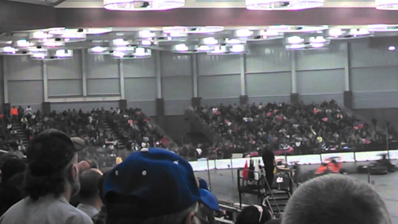 2013 rumble in ft Wayne midget heat race - YouTube