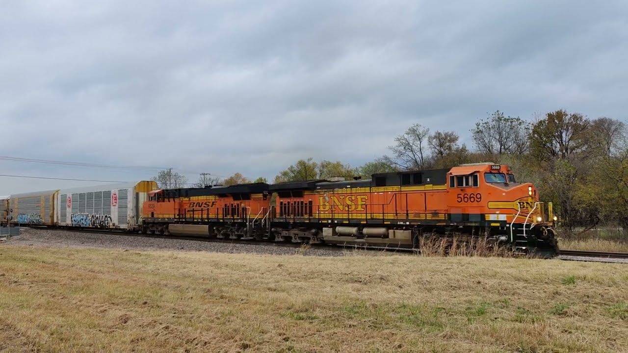 Eastbound BNSF 4284/8222, Autorack Train, "Cherokee Sub" Tulsa, OK, 11-10-2021 - YouTube