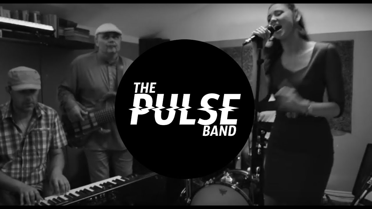 The Pulse Band - When Love Comes to Town (cover) - YouTube