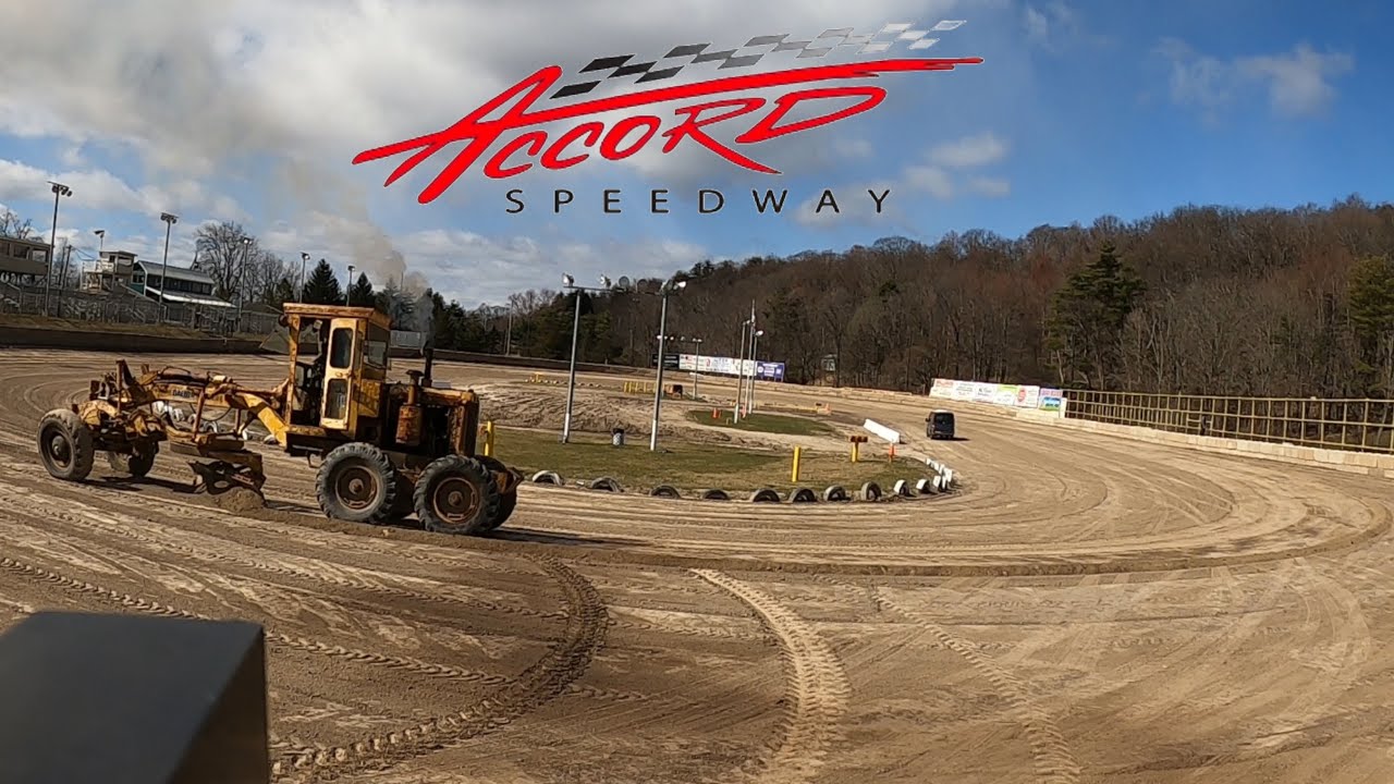 Accord Speedway Grader on the track 3 21 24 - YouTube