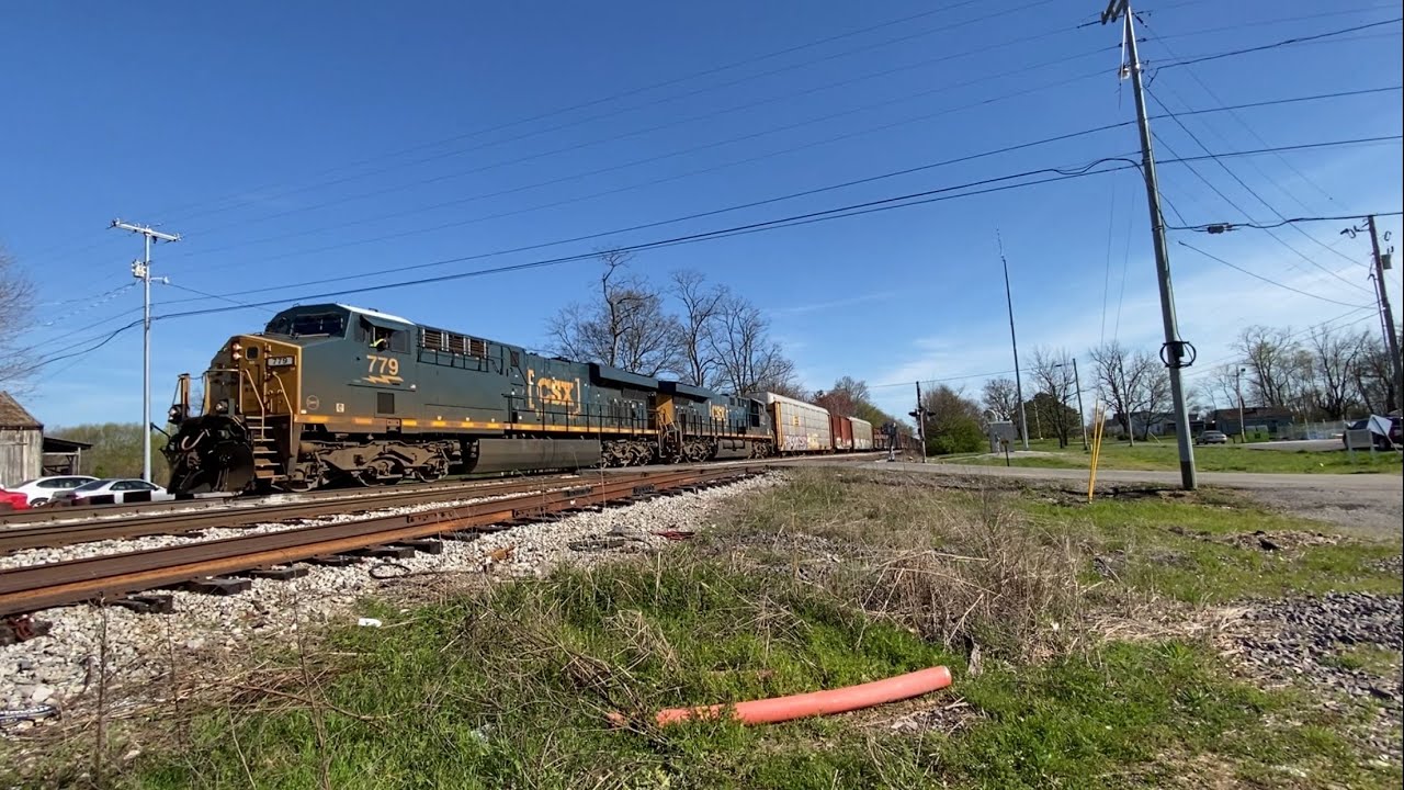 CSX M574 Heading North Passing 575 in Mitchellville, TN - YouTube