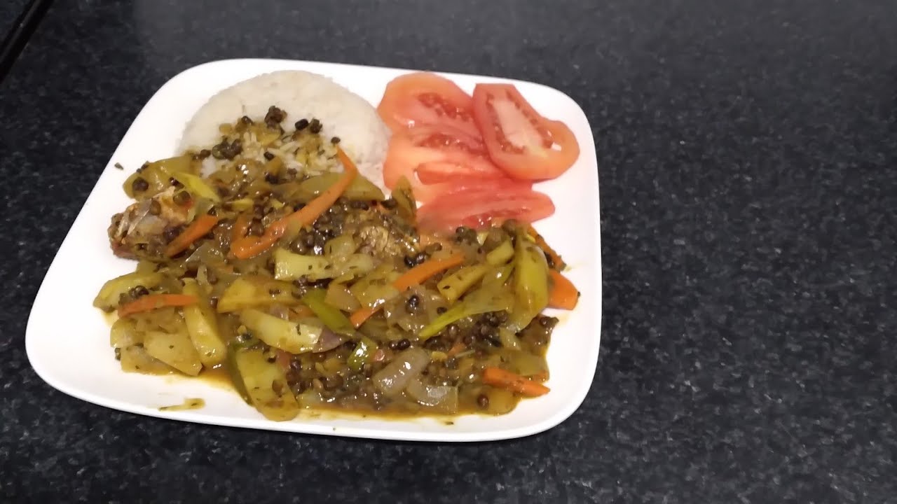 STEAMED YELLOWTAIL SNAPPER FISH WITH BLACK BEAN SAUCE - YouTube