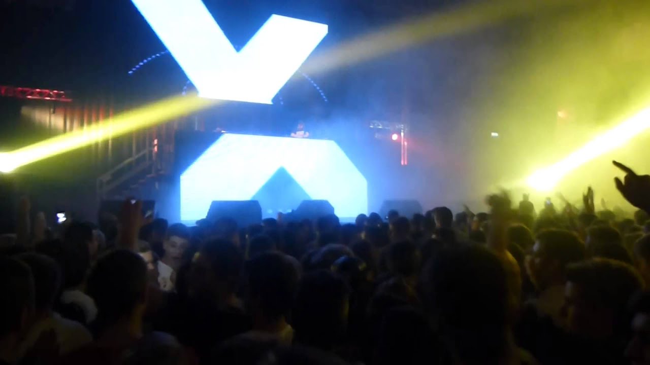 Martin Garrix play Project T & Pursuit of Happiness Live @ BigBang ...