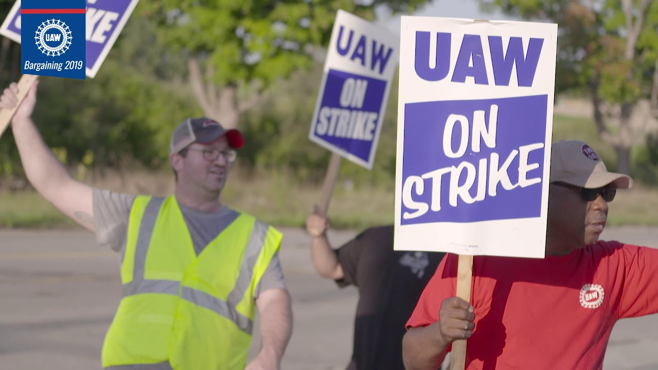 Support from around the world for striking UAW GM workers - YouTube