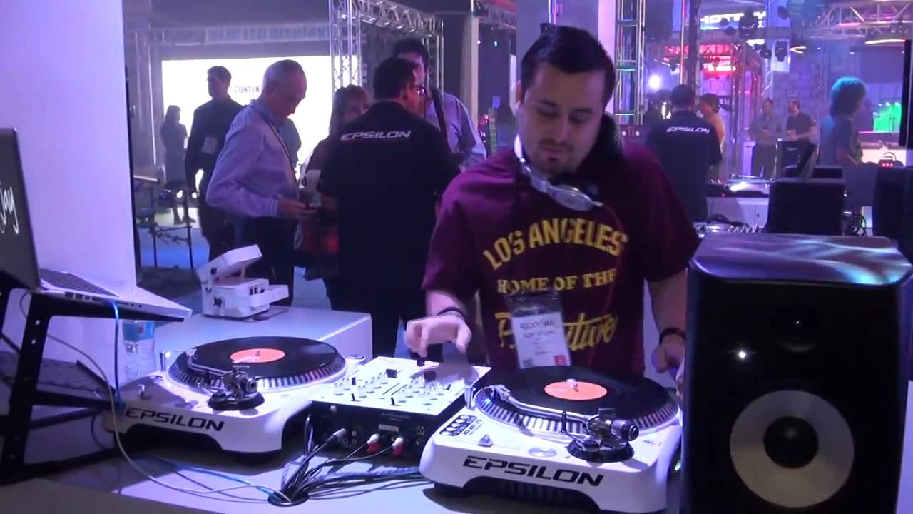 Uptempo Mini DJ Set inside the 2014 Epsilon NAMM Trade Show Booth - YouTube