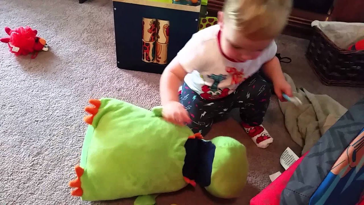 Clean Dinosaur Teeth! - YouTube