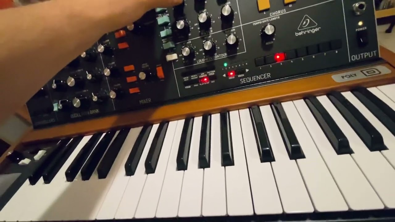 behringer poly D demo - YouTube