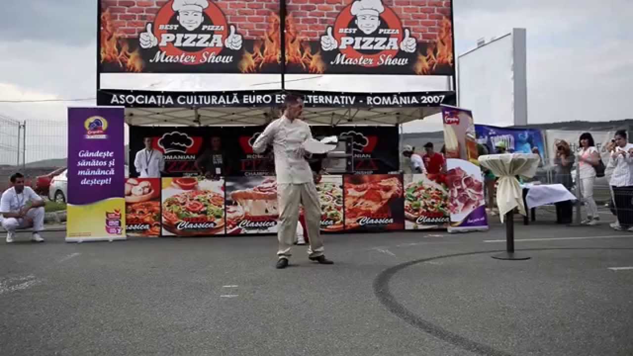 Pizza acrobatica - YouTube