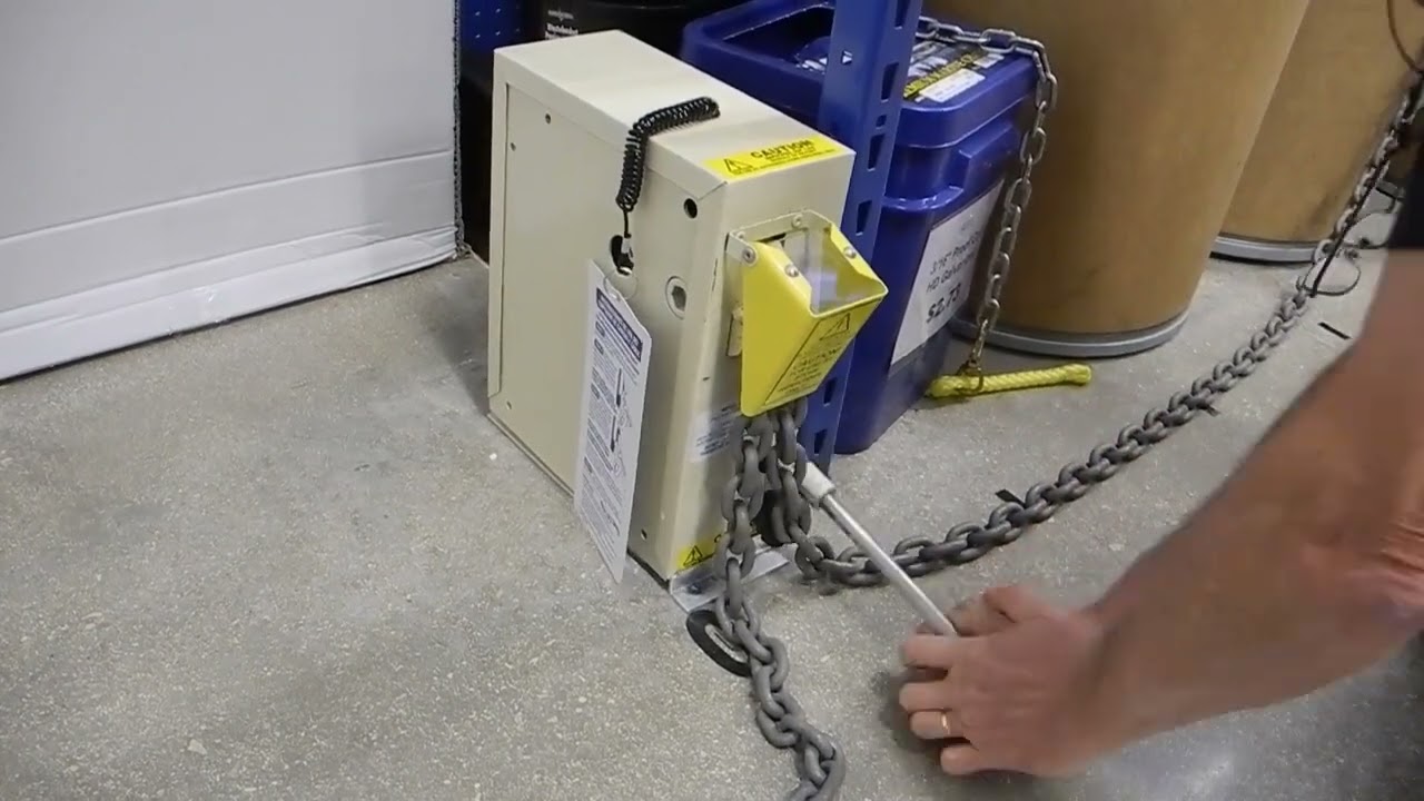 Think you can cut an anchor chain with a hacksaw - YouTube