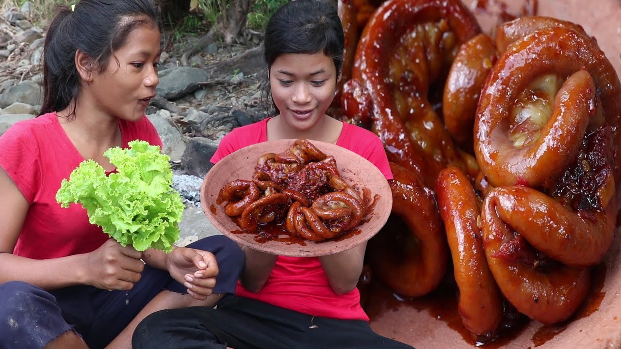 Grilled Pig intestine with Tomato for Lunch food ideas - Cooking videos ...