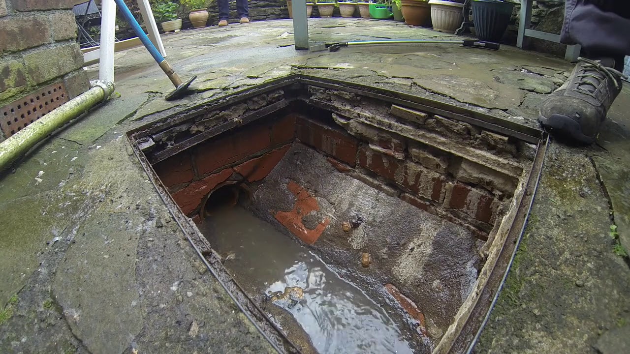 Blocked Drain / Drain unblocking (Rods_Away_081) - YouTube