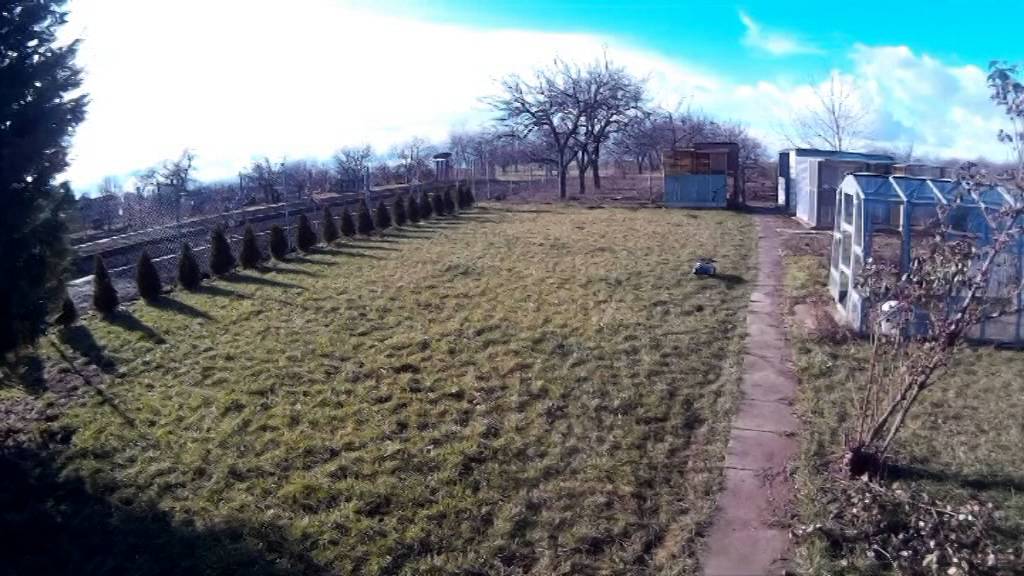 Traxxas slash 2WD 1/10 brushed, grass field - YouTube