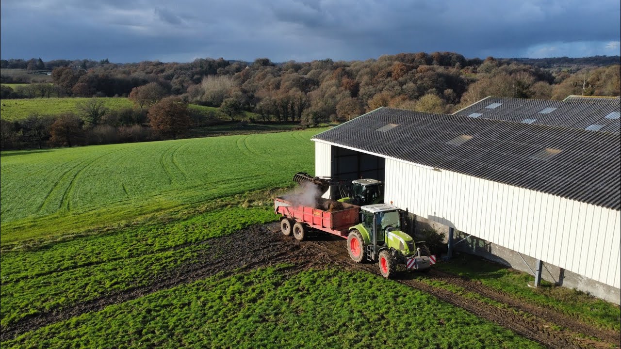 Transport de fumier avec les deux Claas 610c arion 🤩💨 - YouTube