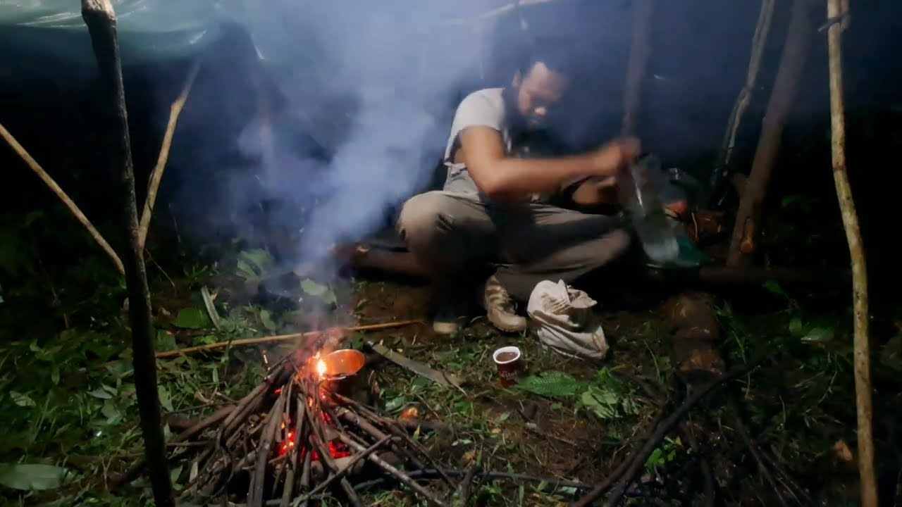 winter bushcraft ! solo camping shelter terbuka yang nyaman buat ...