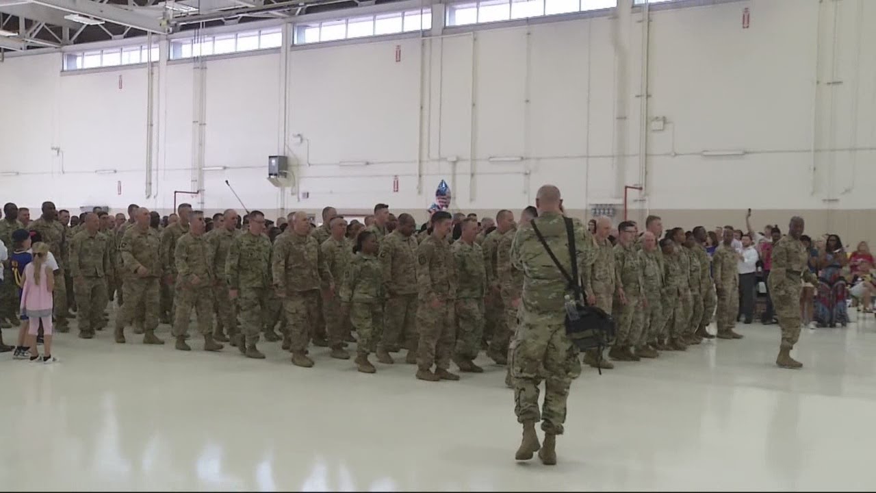 National Guard troops come home - YouTube