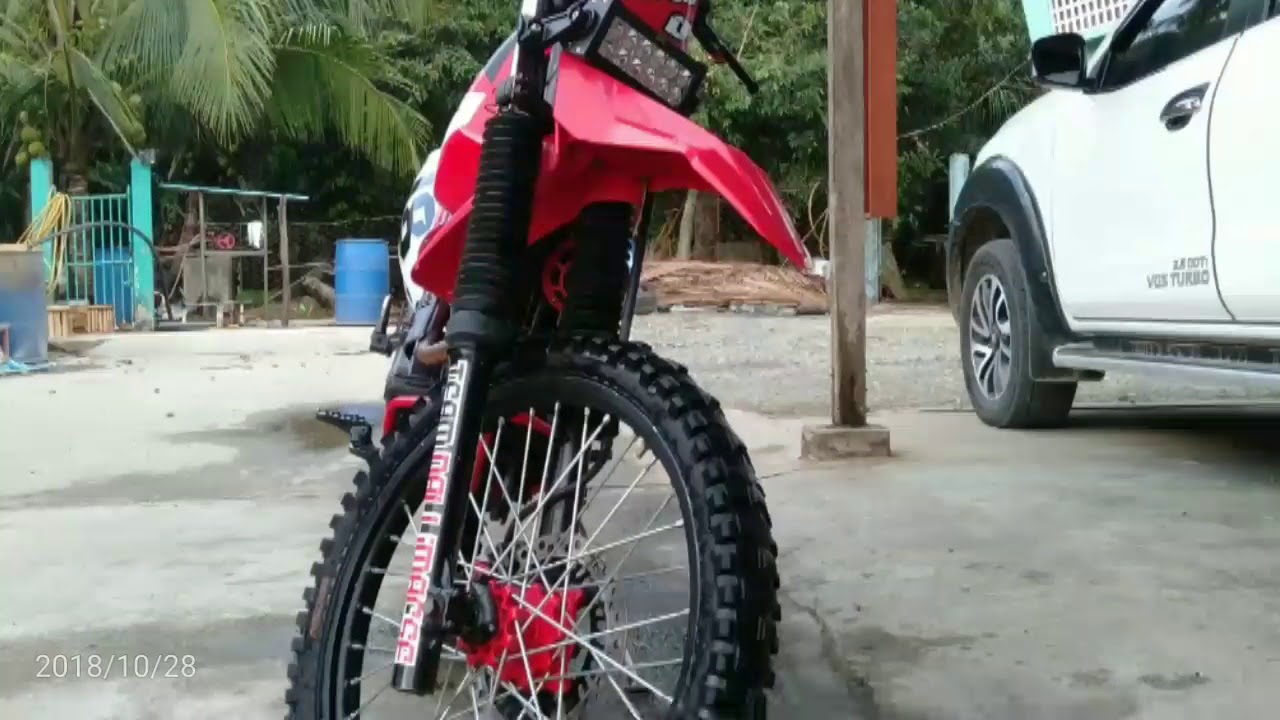 Honda XLR 200 comverted to CRF type cover with special LED light color ...