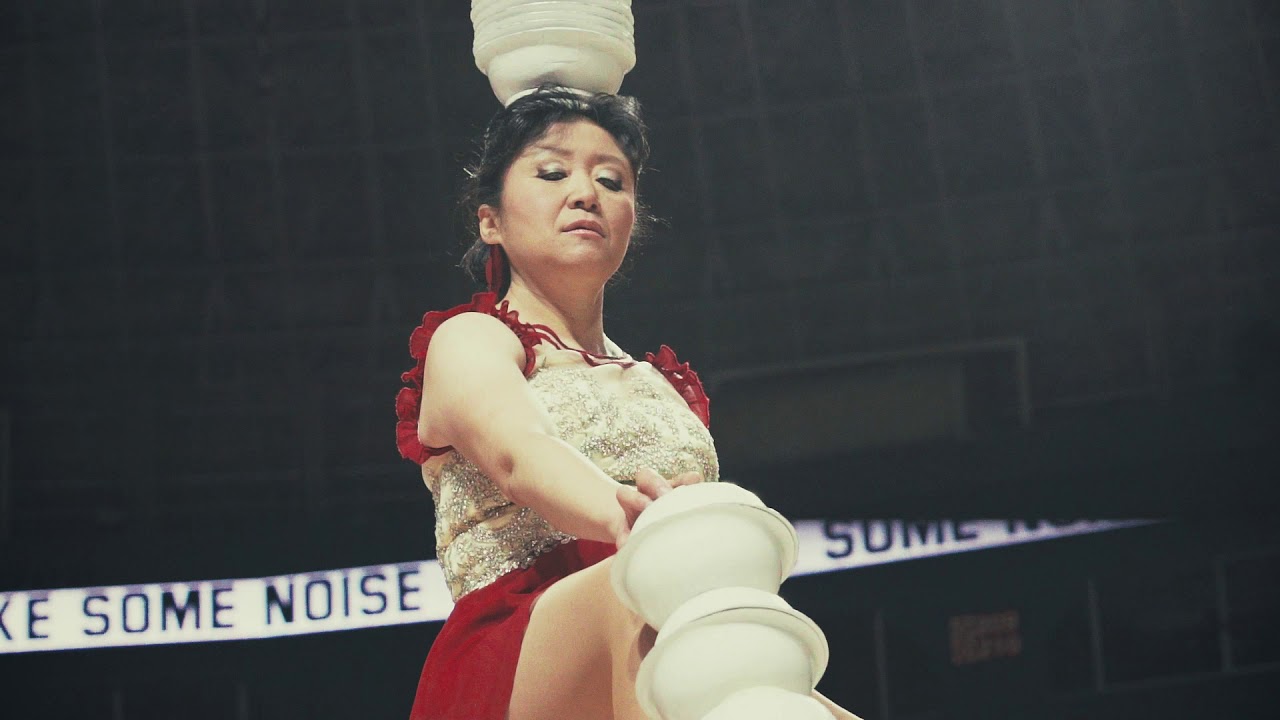 Red Panda half time performance - YouTube