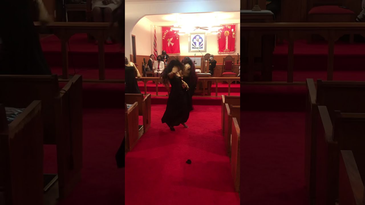 Praise Dance (Holy Ghost caught) - YouTube