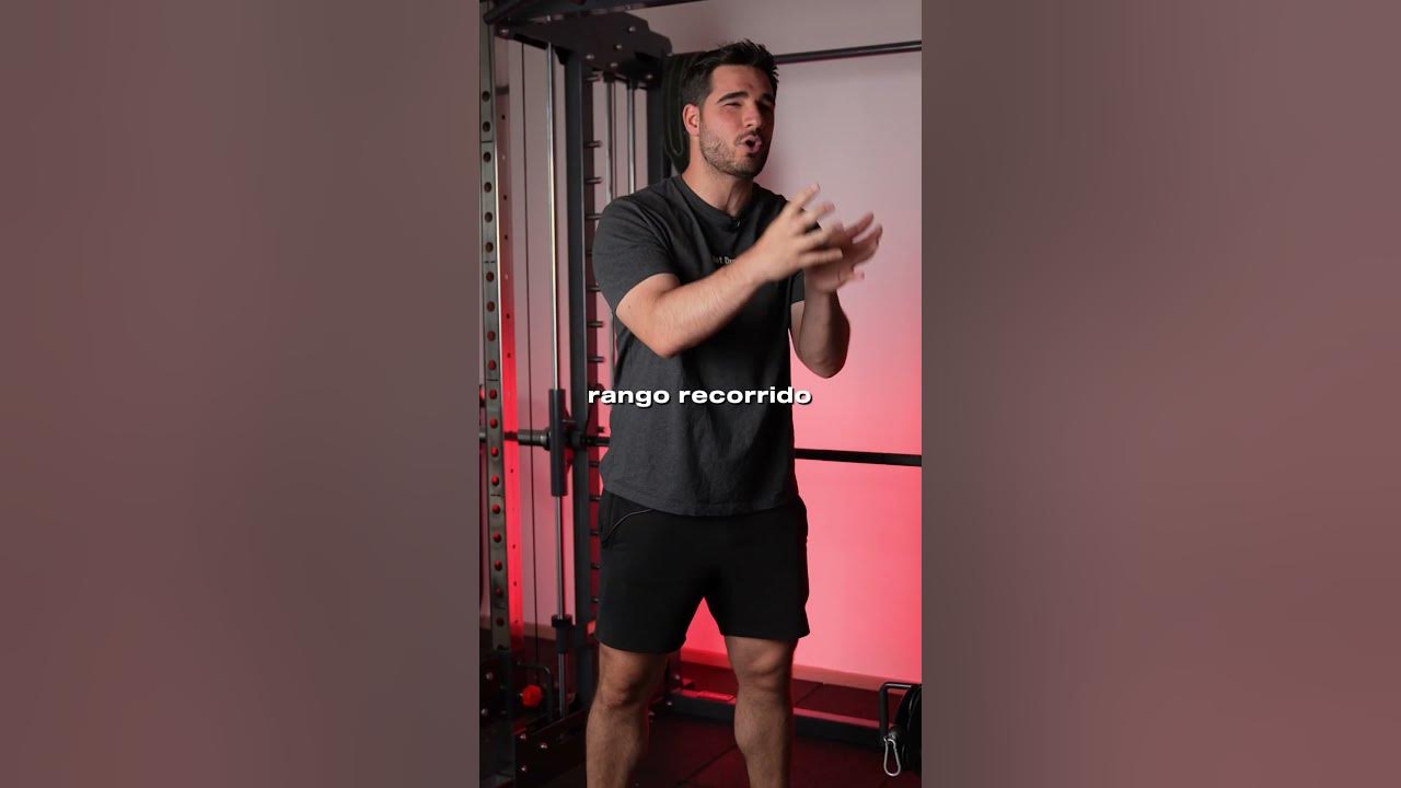 Así puedes hacer un Curl Bayesian para bíceps con mancuernas - YouTube