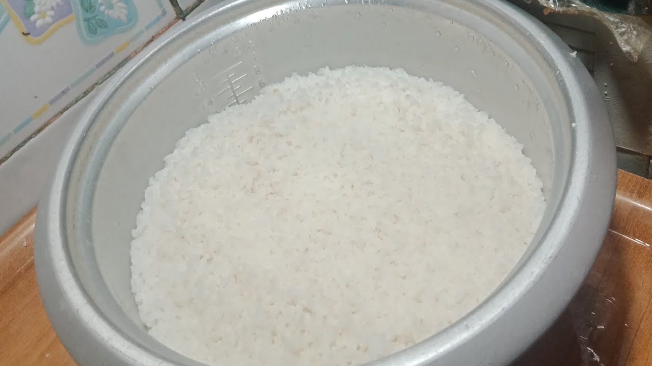 Paano Magsaing ng Bigas / How to cook Rice - YouTube
