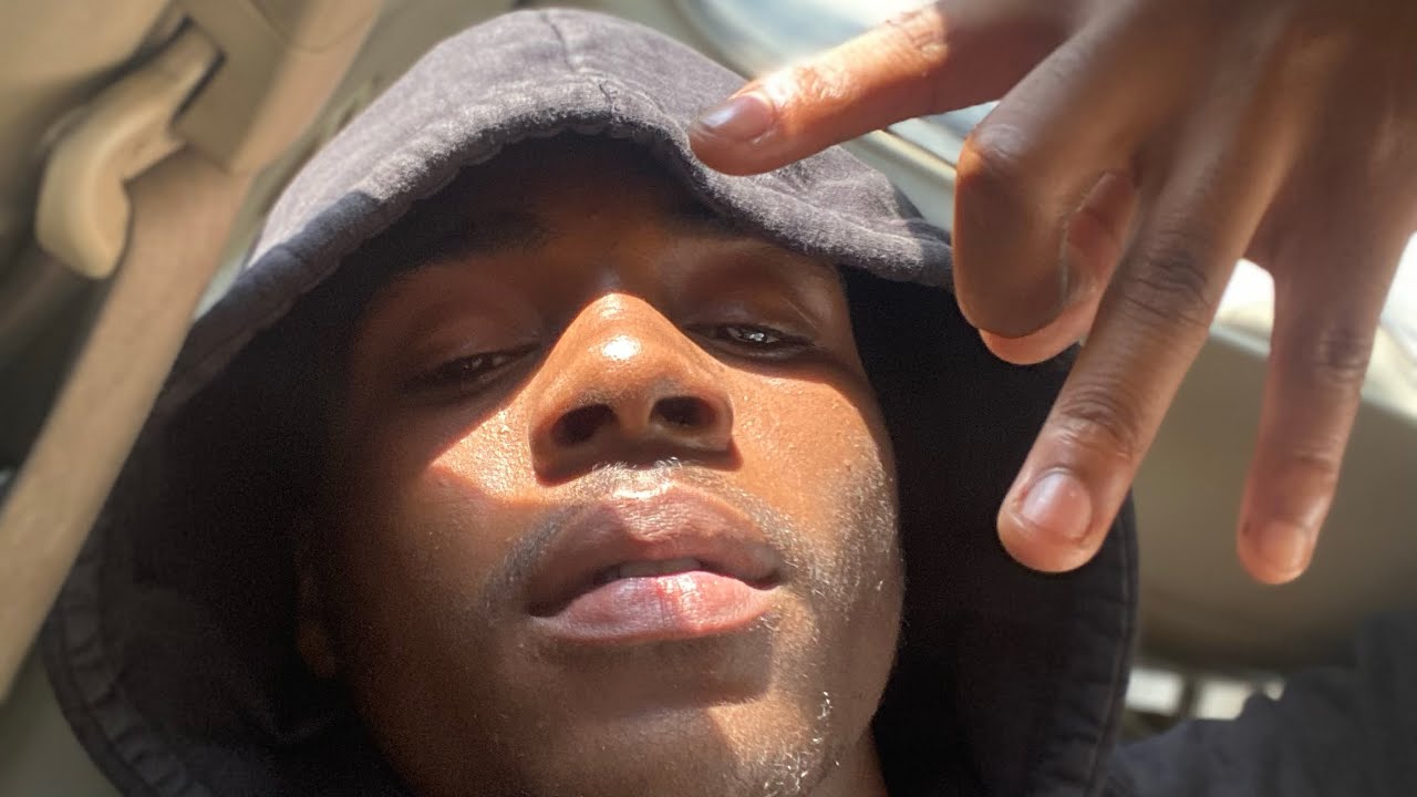 Ymb Lyzz - Sum Different (Official Audio) - YouTube