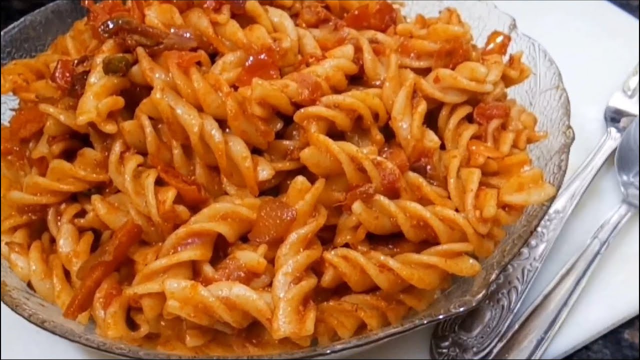 Schezwan Red Sauce Spicy Chessy Pasta - YouTube