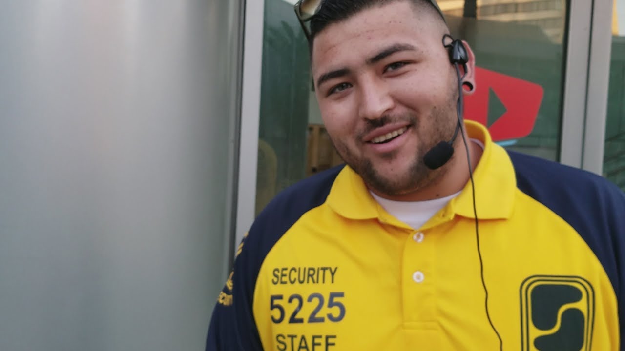 Twitter Video Interview with Joe the Security Guard. (Vidcon 2017 ...