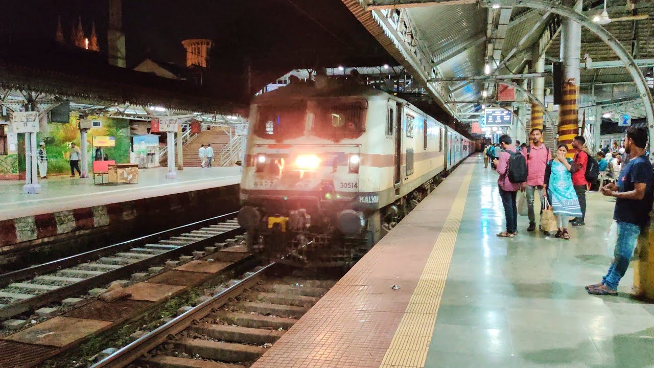 12115 MUMBAI CSMT - SOLAPUR SIDDHESHWAR SF EXPRESS PASSING BYCULLA WITH ...