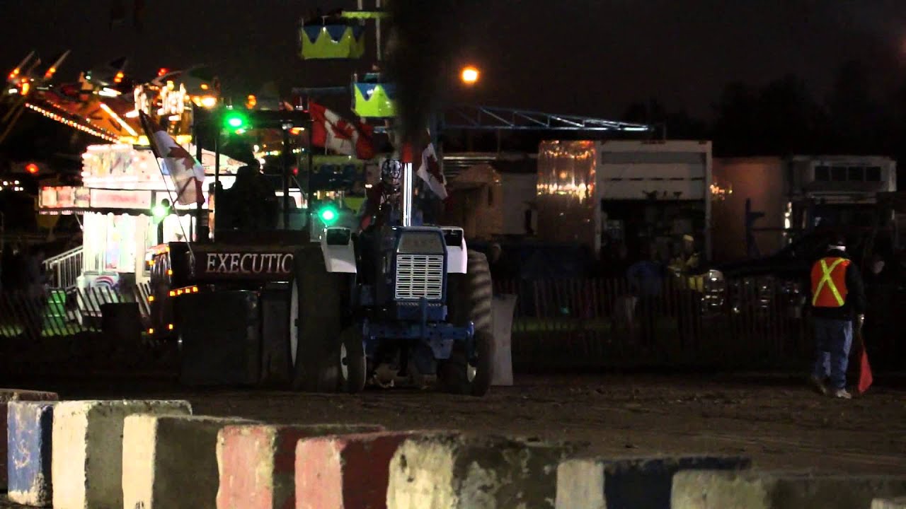 Fergus tractor pull 8000lb mod farm 2011 - YouTube