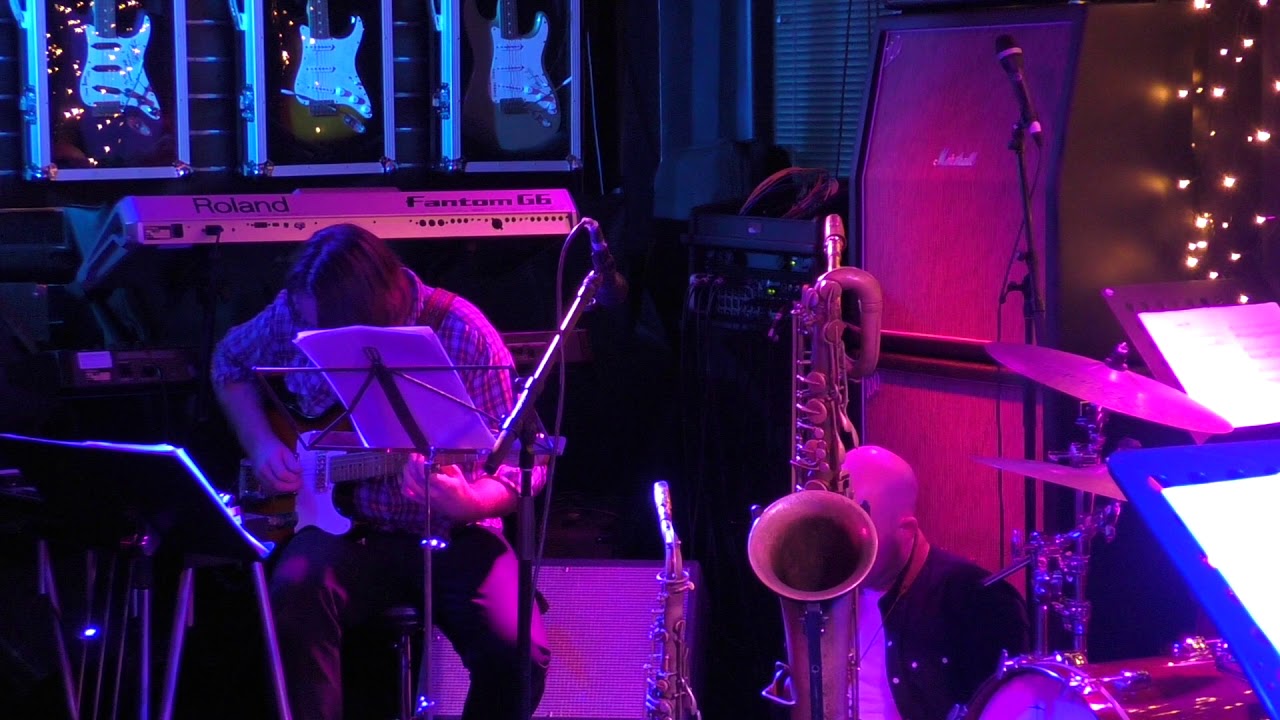 Neil Watson solo guitar (Casseus) - YouTube