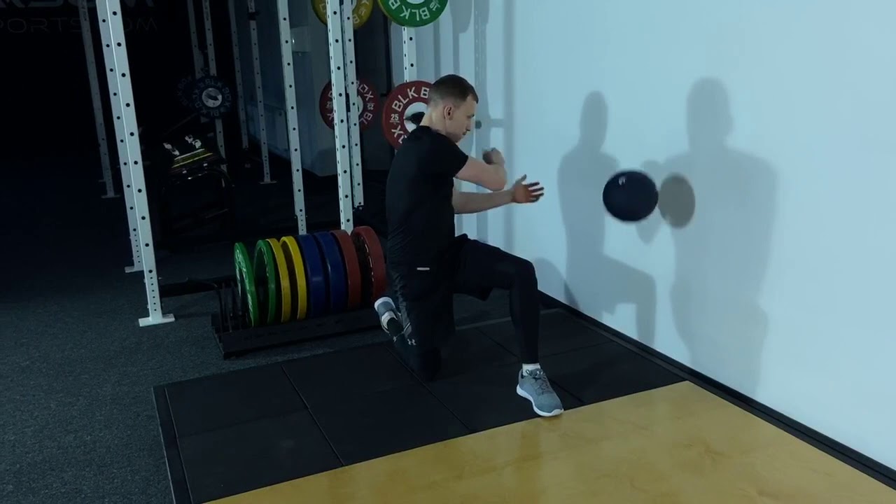 Half Kneeling rotational throw (Perpendicular) - Med Ball - YouTube