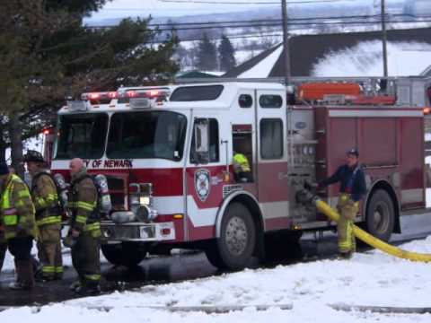 Newark,Ohio Fire Dept Working Structure fire - YouTube
