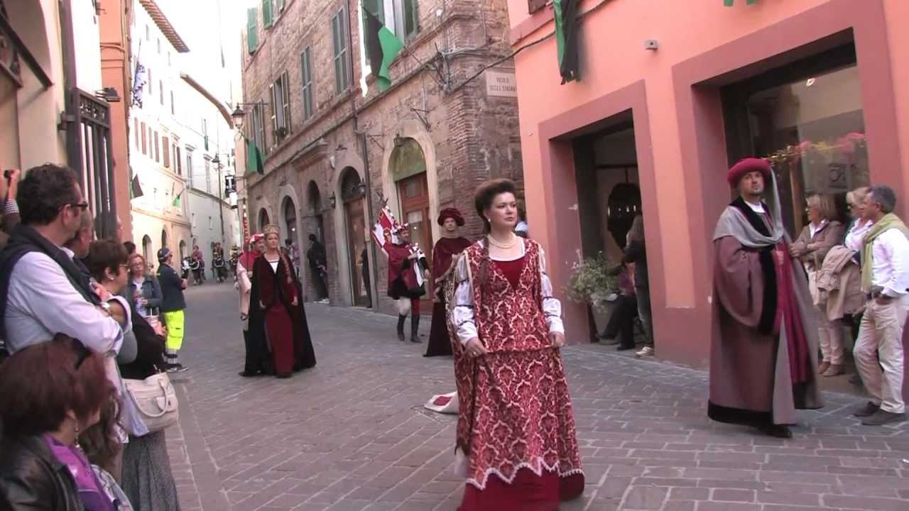 Corsa alla spada & Palio 2012 Camerino (Mc) con Matteo Viviani duca di ...