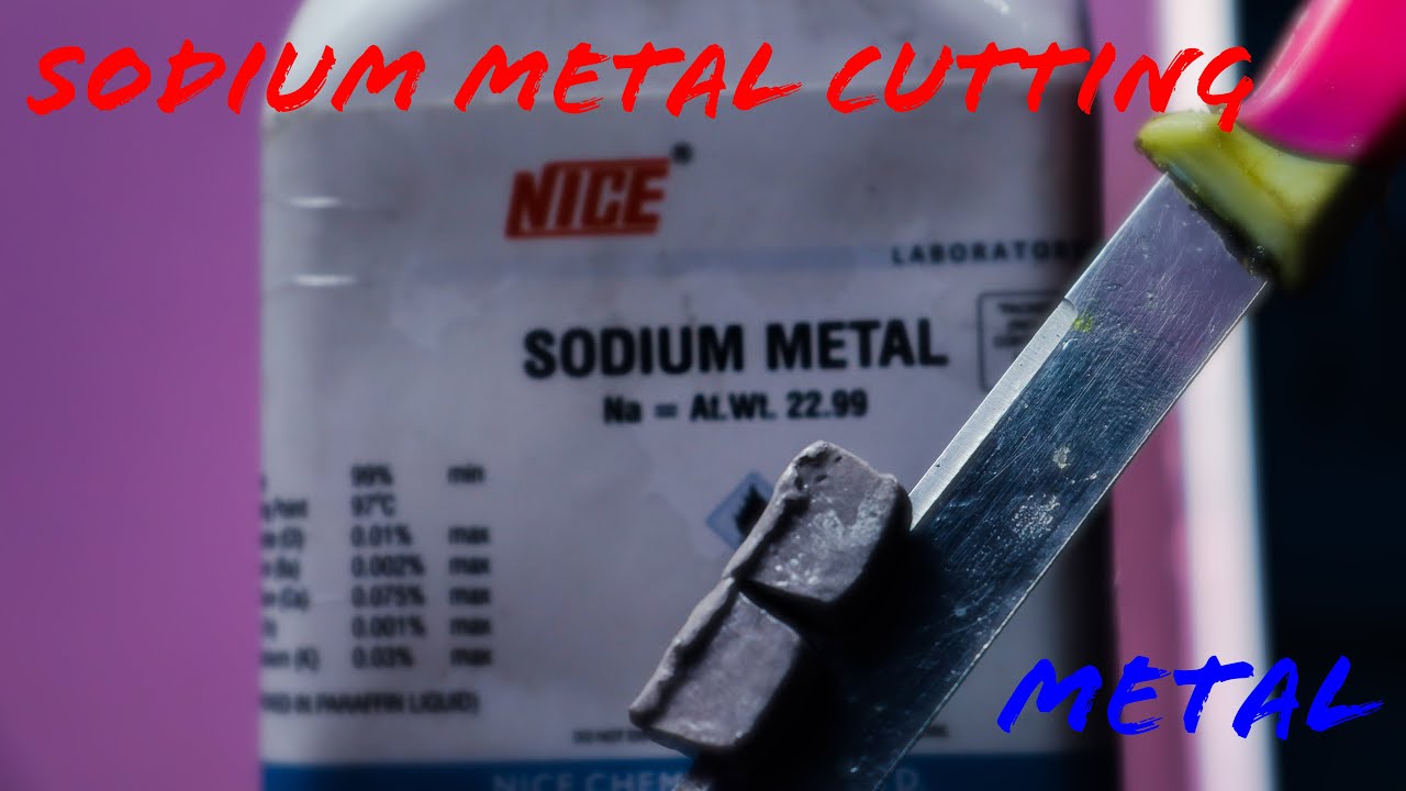 Sodium metal cutting | सोडियम मेटल को कटिंग करके देखा | Silver 😲 😲 ...
