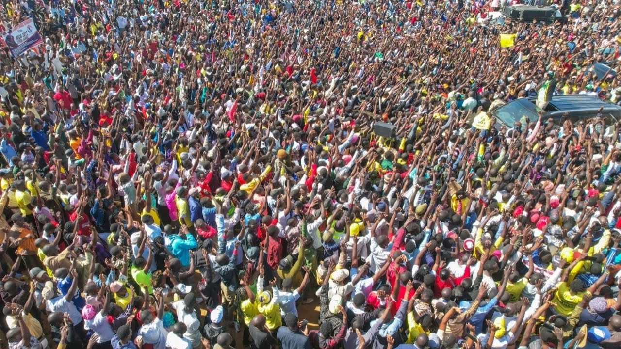 DP RUTO SHOCKED BY HIS MASSIVE CROWD IN KAMPI YA MOTO, NAKURU COUNTY ...