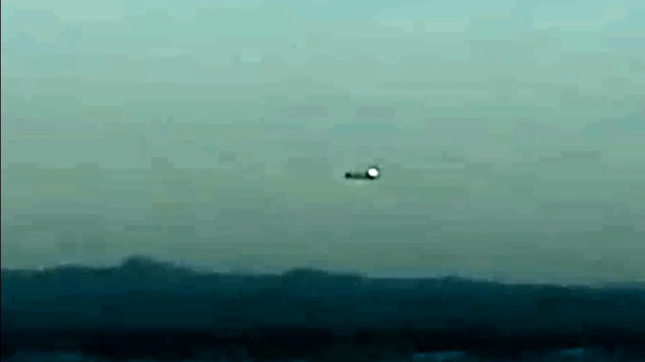 Giant ufo over Phoenix/ happy birthday to t.p.o.m. - YouTube