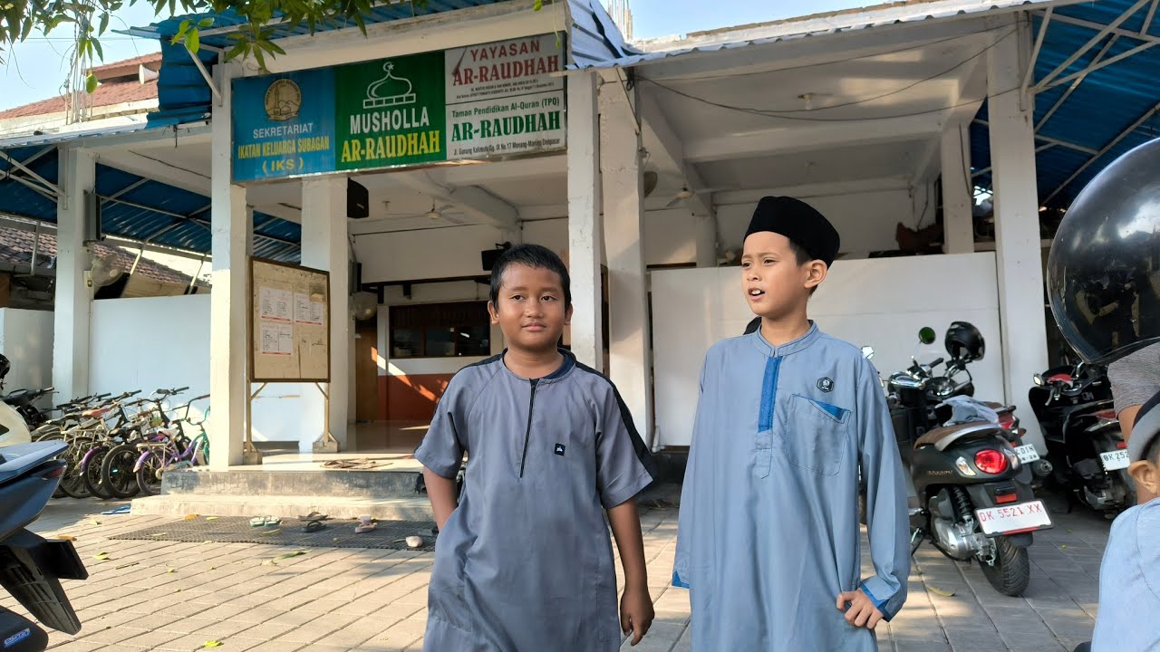 KAJIAN USTADZ AMMI NURBA'IT - YouTube