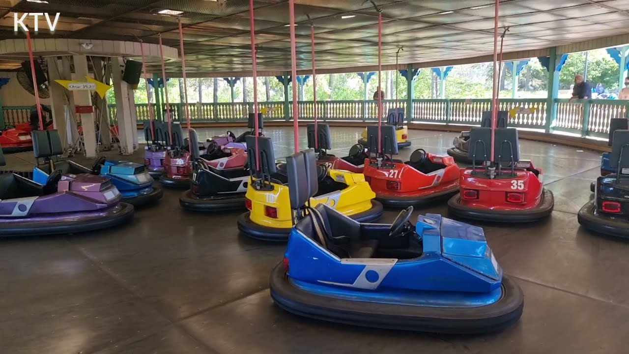 Bumpy Cars in Canada's Wonderland - YouTube