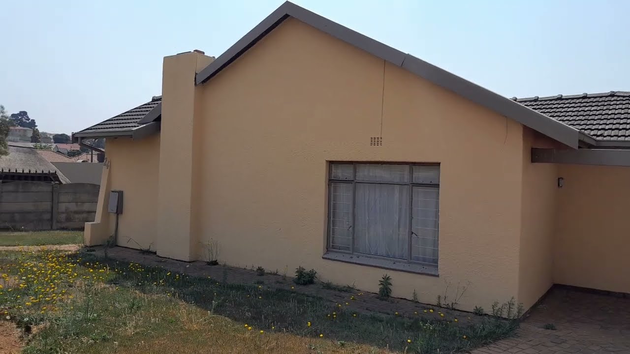 24 Rothchild Road, Lindhaven - YouTube