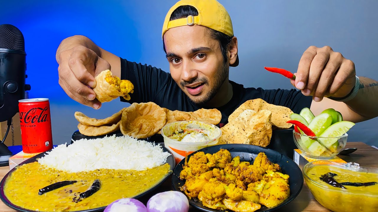 Eating Daal Chawal, Aloo Gobhi With Luchi (Puri) | INDIAN HOMEMADE ...