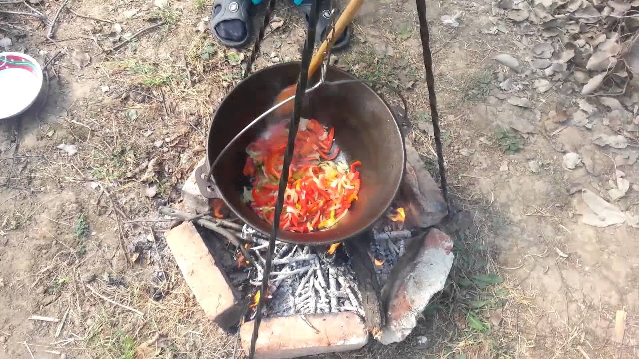 Gulas la ceaun pe lemne mancare la ceaun reteta delicioasa cum se face ...